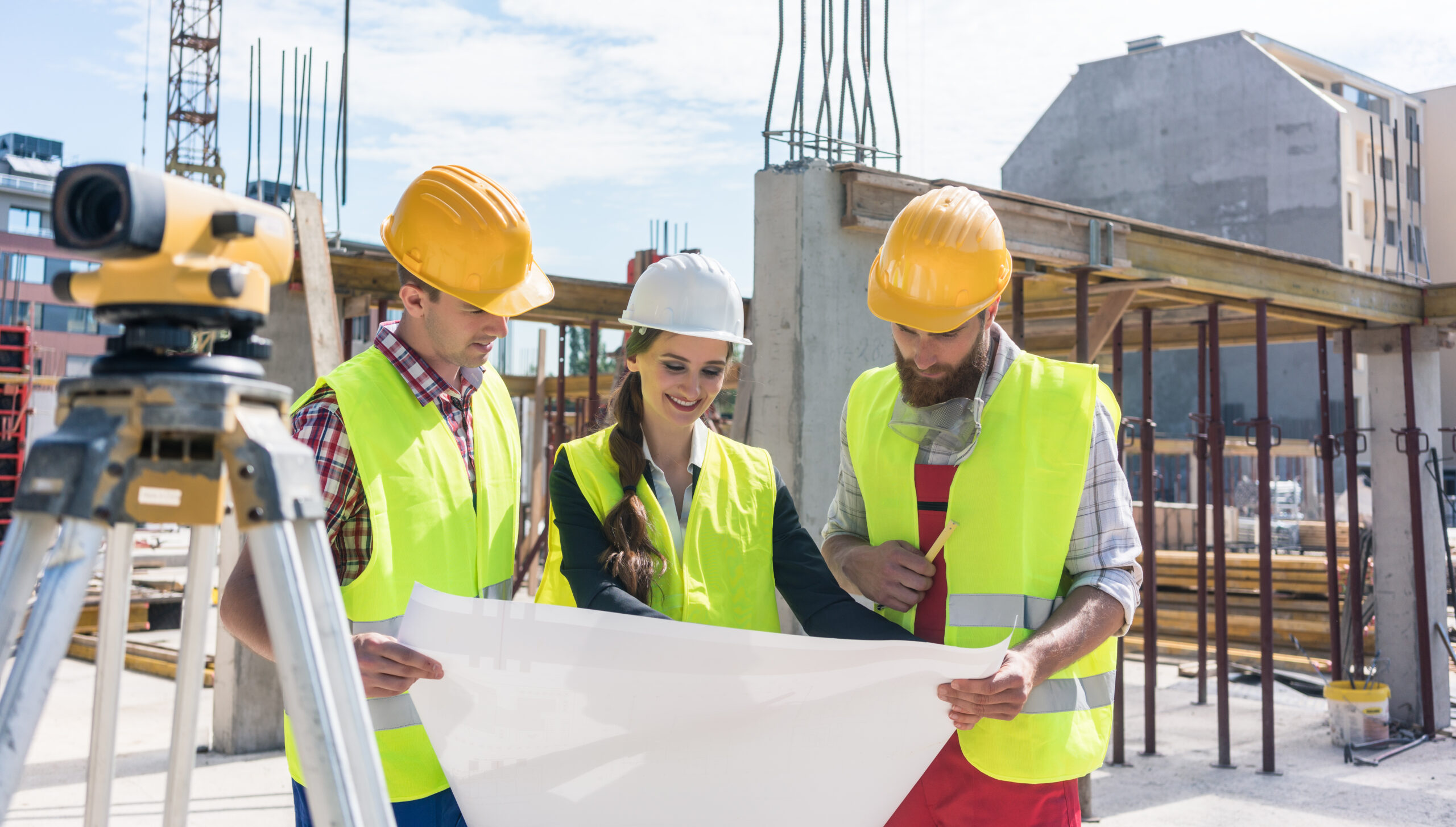 The Benefits of White-Collar Freelance Roles in Construction